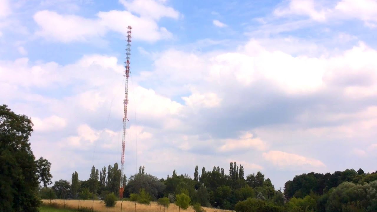 Historische zendmast in Berlijn-Britz ontmanteld